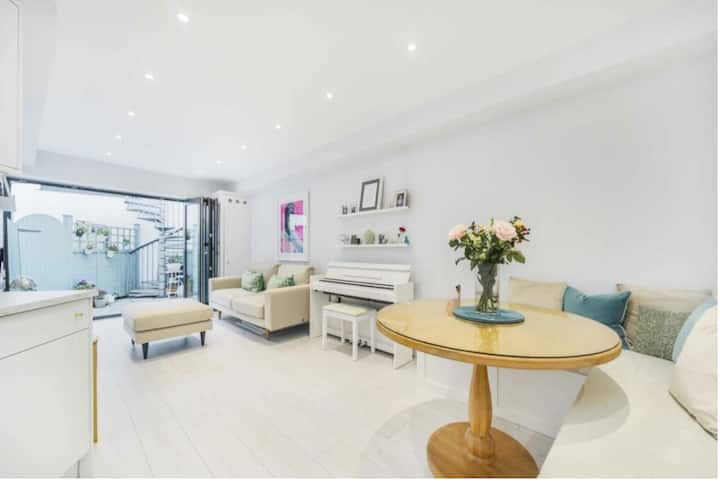 1 Bedroom Flat With Patio - 서비톤