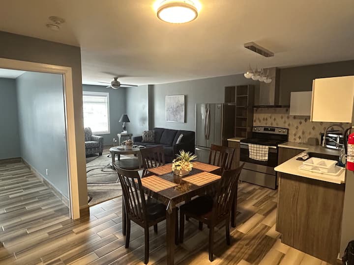 Elias Plaza Apt 2 - Leamington