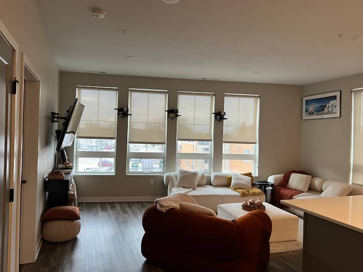 Comfort Near Everything, Clean & Cozy City Stay. - Fargo, ND
