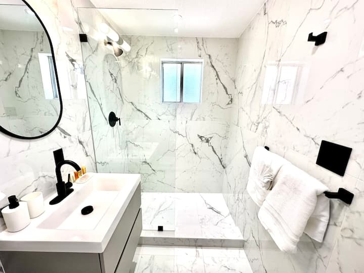 Fully Renovated 1br Condo Near Downtown Las Vegas - Las Vegas, NV