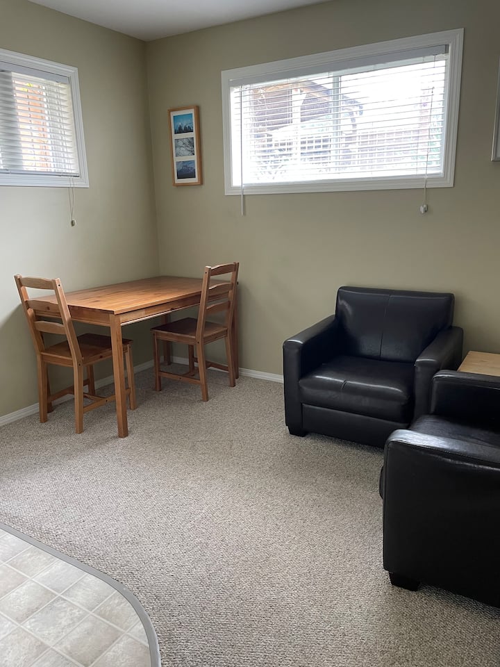 105 Patricia St - Tonquin Suite - Jasper