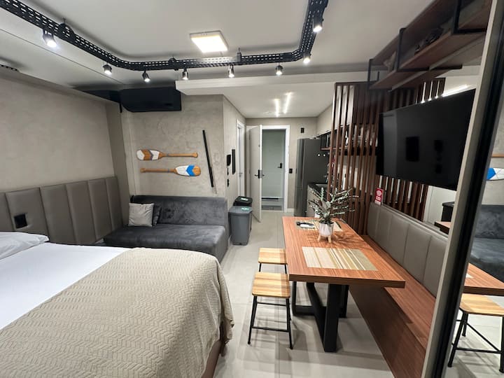 Studio Alto Padrão Com Cama Queen E Garagem - Porto Alegre