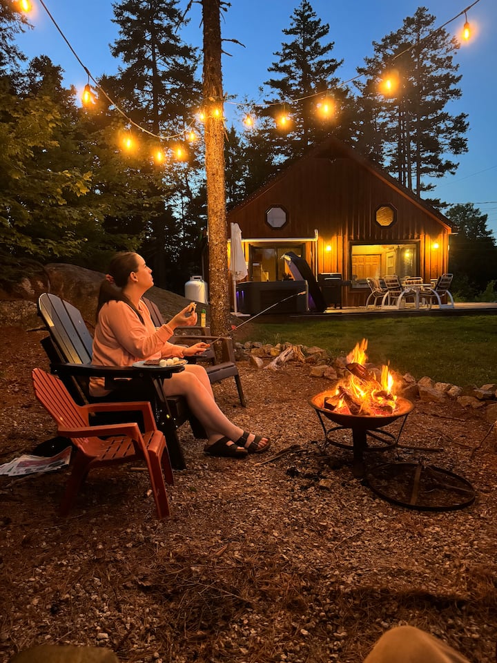 Partridge’s Perch-hot Tub Falls Lake Escape - Nova Scotia