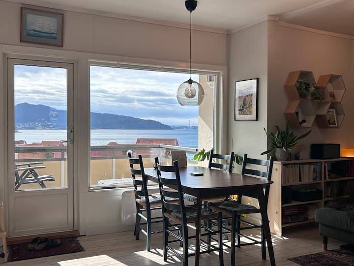 Sjøutsikt Med Gode Solforhold - Bergen, Norway