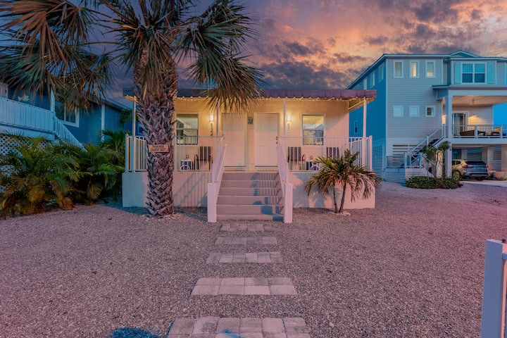 Walk To Beach, Gulf Views, King Bed - Duplex - Fort Myers Beach, FL