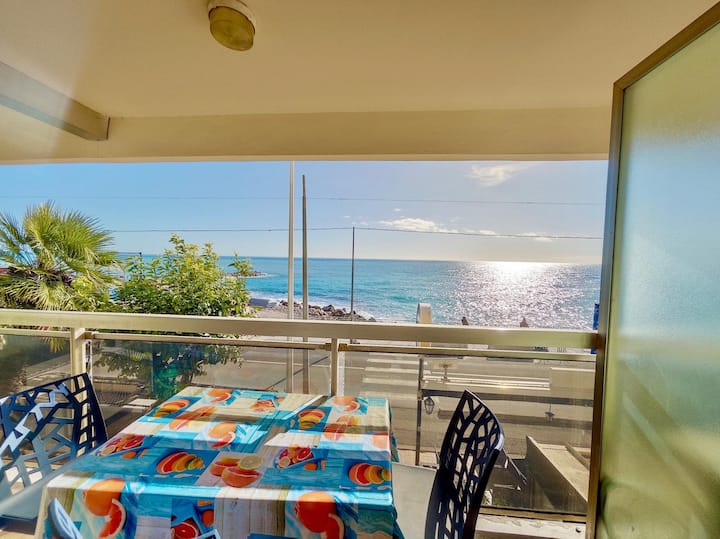 Bilocale Fronte Mare- Wi Fi- Clima-parking - Menton