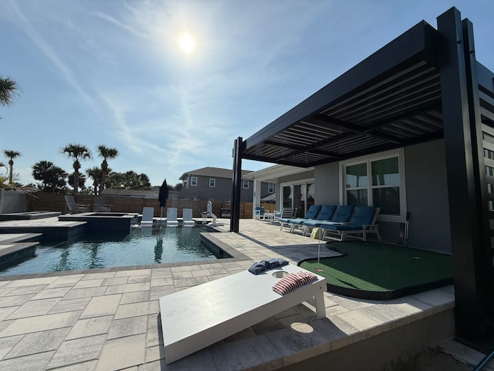 Ultra Luxury Beach Retreat - Perfect Location - New Smyrna Beach, FL