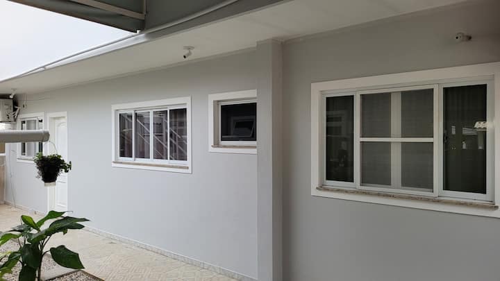 Casa Segheto Para Até 09 Pessoas, Com Garagem - Bombinhas