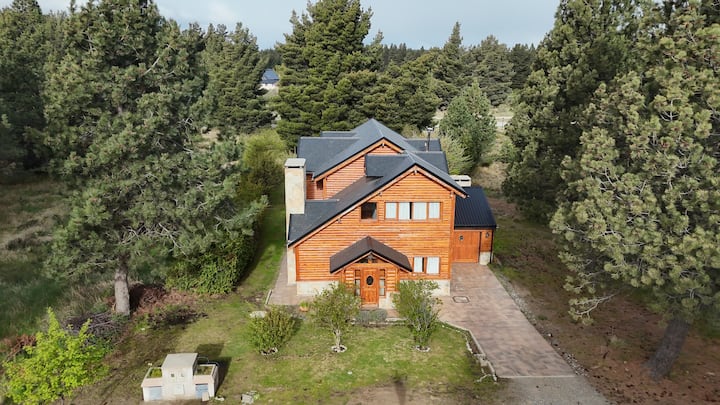 Cabaña En Bosque De Pinos - Argentina