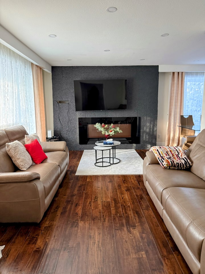 Beautiful 3 Bedrooms Bungalow - Mississauga