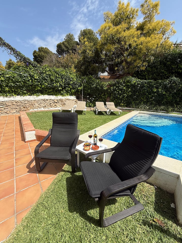Villa Nerja Private Pool, Parking & Gardens - Frigiliana