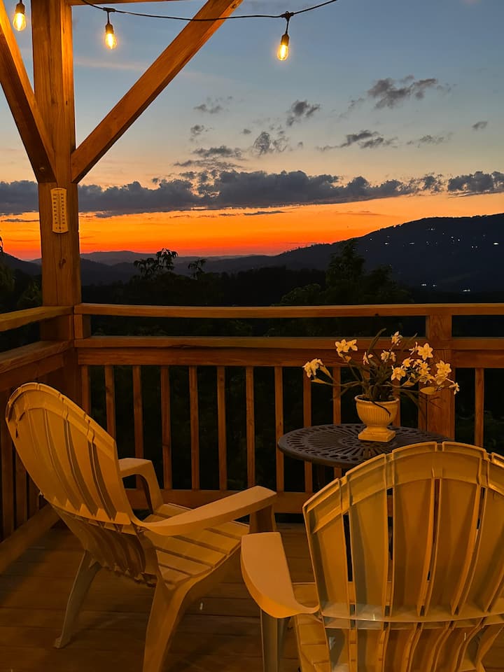 Stunning Mn View & Long - Cozy - Jetted Tub - Sugar Mountain, NC