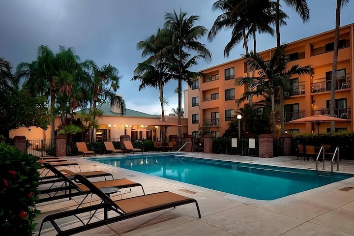 Ideal Mix Of Comfort And Value! Pet-friendly - Miami Lakes, FL