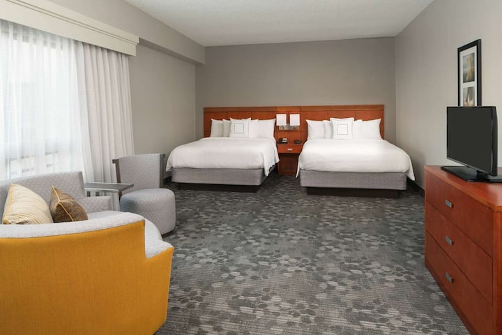 Enjoy Your Stay In Miami Lakes, With Pool! - Hialeah, FL