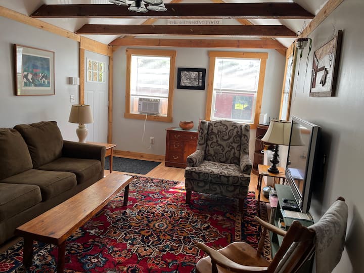 The Farm Cottage- Quiet 1br On Hobby Farm - Vermont