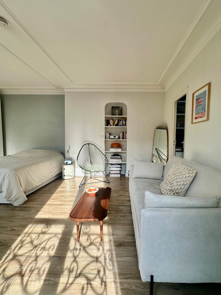 Un Studio Au Canal Saint Martin - Paris