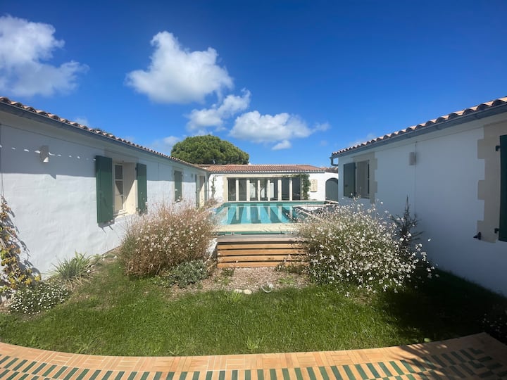 Villa Entre Plage Et Village, Avec Piscine Et Spa - La Flotte
