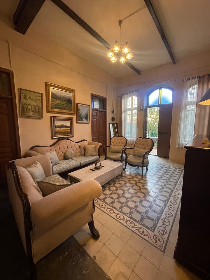 Central House With Beautiful Garden - Jordan