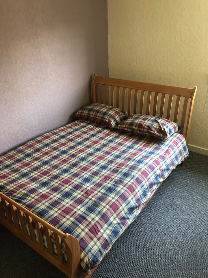 Double Room In A Warm Flat Room 9 Free Car Parking - Queensferry
