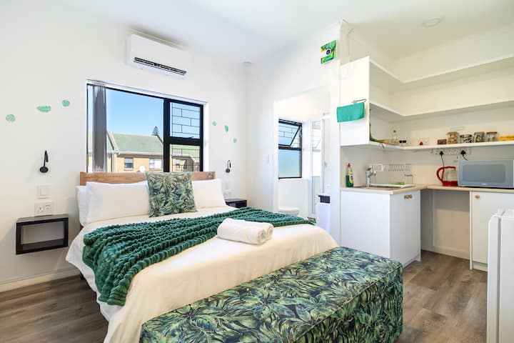 Azure Boutique Suite: The Executive Premier - Western Cape
