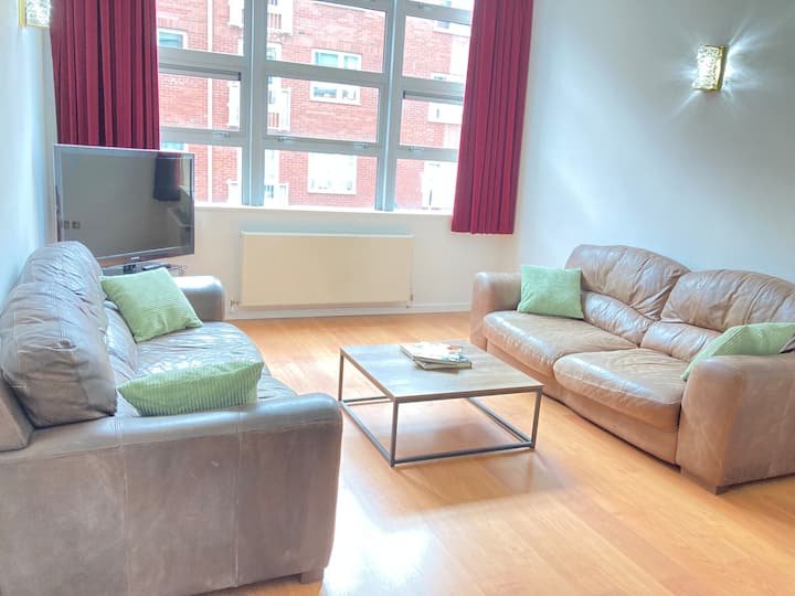 Large 2 Bedroom Apt | City Centre | Jewellery Qtr - Birmingham