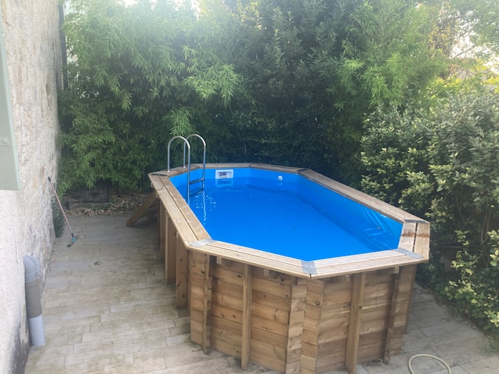 Maison En Pierre 424 M² - Agen