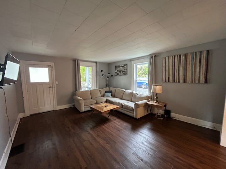 Dundas Street Home - Napanee