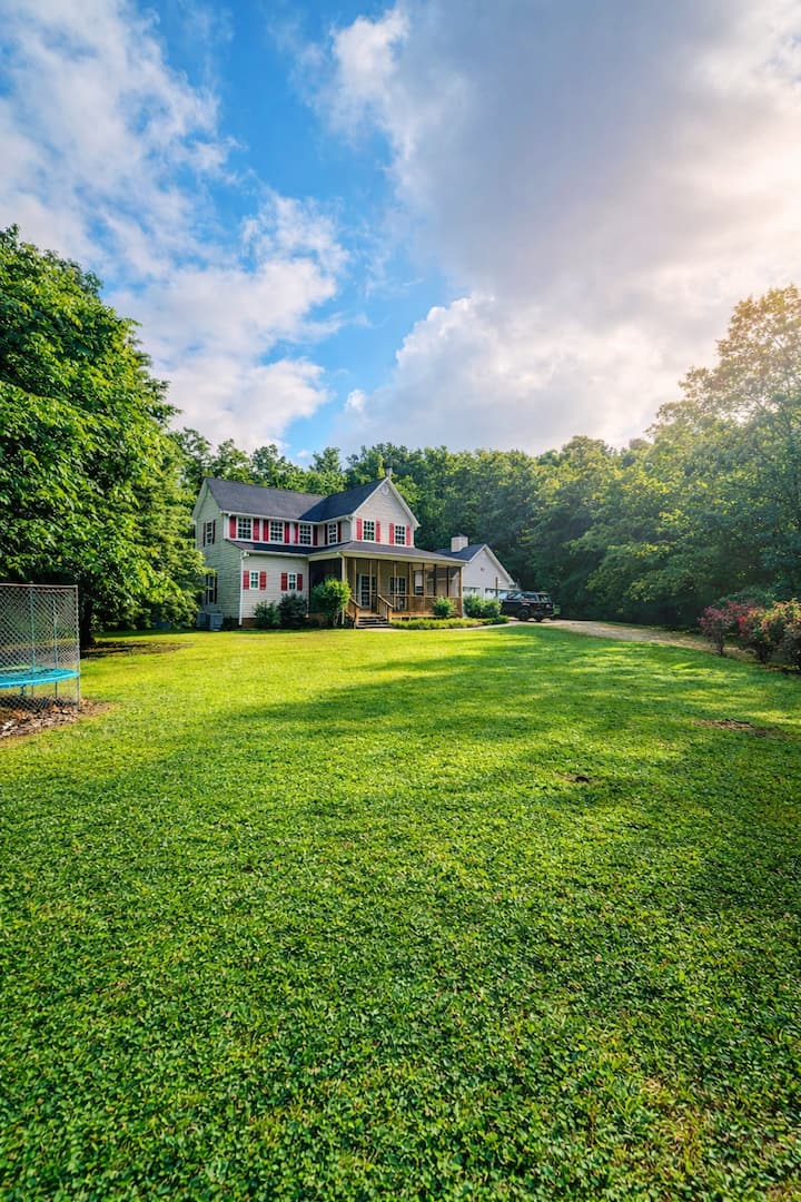 Cozy Hilltop Hideaway - Rickwood Caverns State Park, Warrior