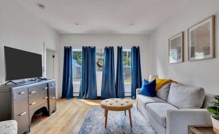 Cozy Apartment With River Views In Greenwich, Ny - Greenwich, NY