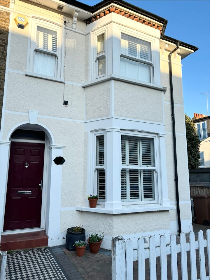 Spacious 4-bedroom Victorian Townhouse - 倫敦