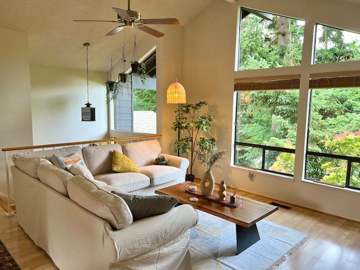 Relaxing Bohemian Styled House - Bellevue, WA