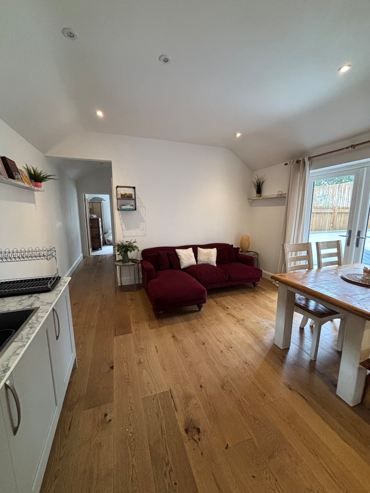 “ The Annexe “ At 131! - Budleigh Salterton
