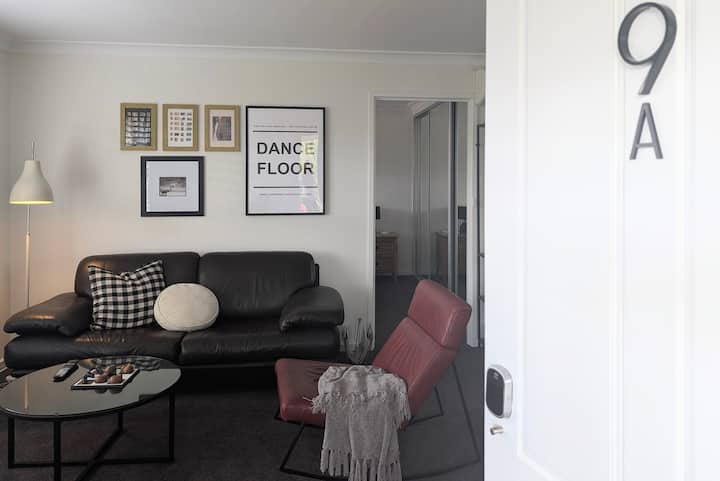 Central 2br Apartment, Just 2 Blocks From Dean St - Albury–Wodonga