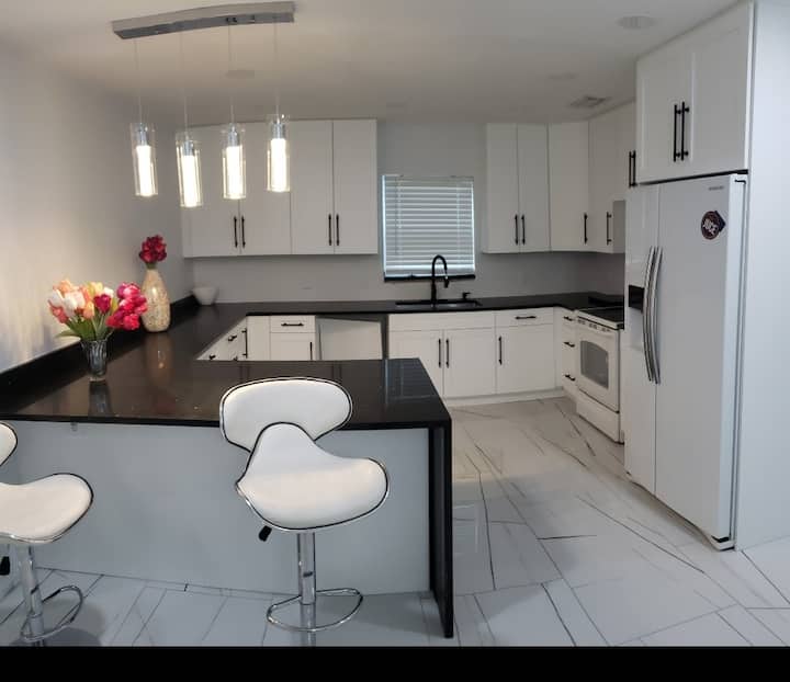 *Specials* 3/2 Close To Downtown Delray Beach - Delray Beach, FL