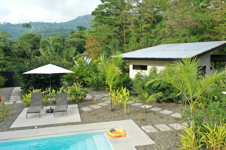New Listing - Heliconia Casita Ac/pool/paved Road - Costa Rica