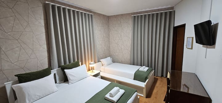 A 203 - 1 Cama Casal + 1 Single C Wc - Arrifana