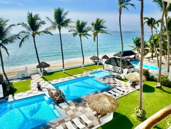 2 Bed 2  Bath On The Beach. - Manzanillo, Colima, Mexico