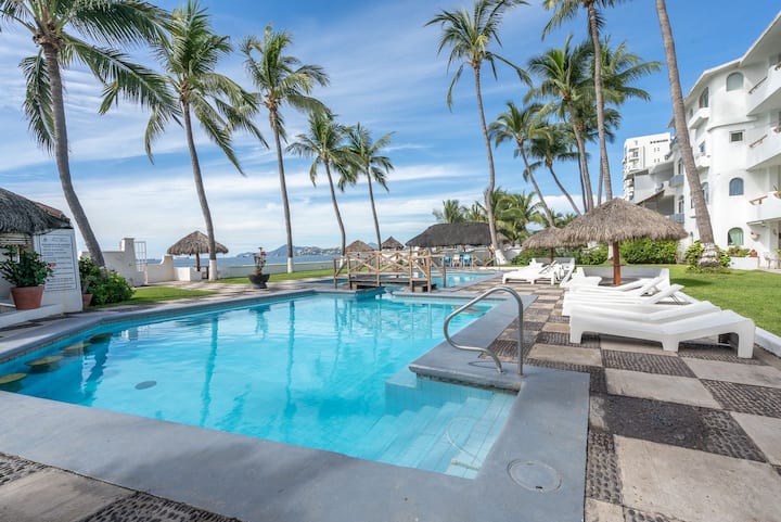 2 Bed 2  Bath On The Beach. - Manzanillo, Colima, Mexico