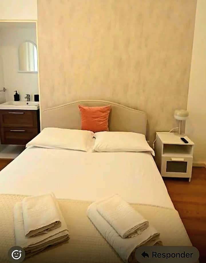 A 208 - 1 Cama Casal Sem Wc Lateral - Arrifana