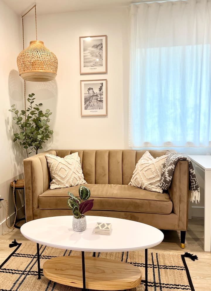 The Oceanside Oasis Modern Boho - 칼즈배드