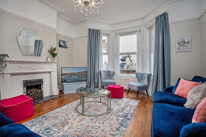 Kitson House | Sea Views | 5 Min Walk To Beach - Scarborough