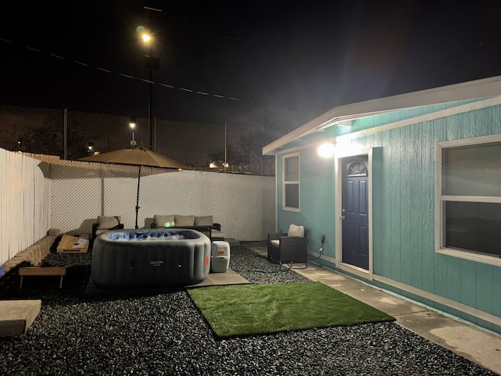 New Ocean Cottage 2br, Dwntn,beach,free Parking~! - Coronado, CA