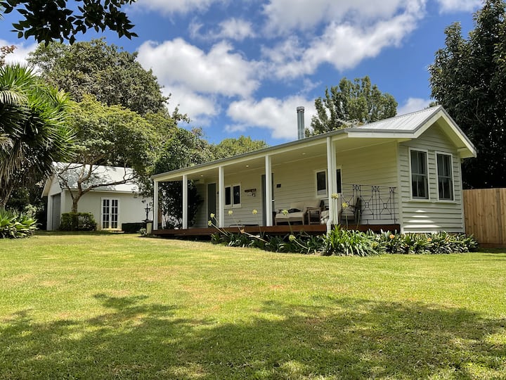 The Coach Studio - Tamborine Mountain