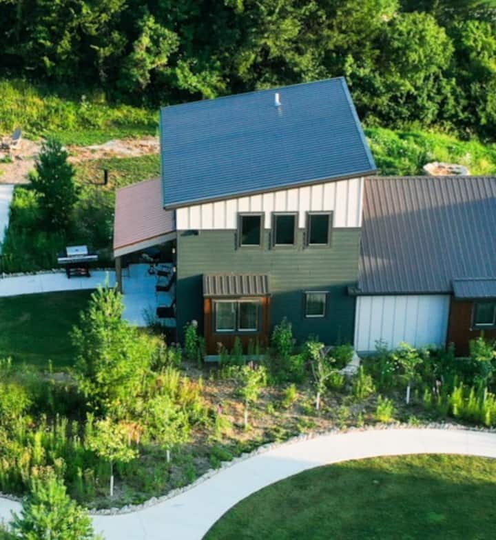 Bluffside Gardens Maple Series Unit 7b - Decorah, IA