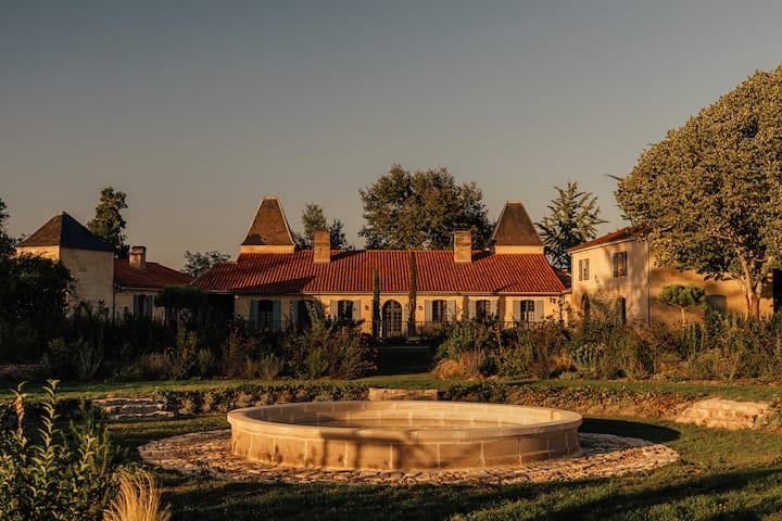 Château Avec Gouvernante Proche Saint-emilion - Coutras