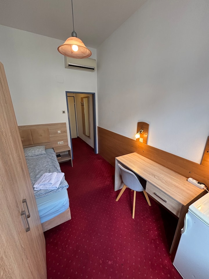 Bright Room In Hernals/ Hotel - Vienne