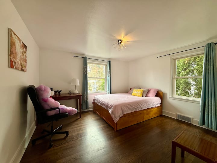 Comfort Near Children Hospital &Uw - Seattle, WA