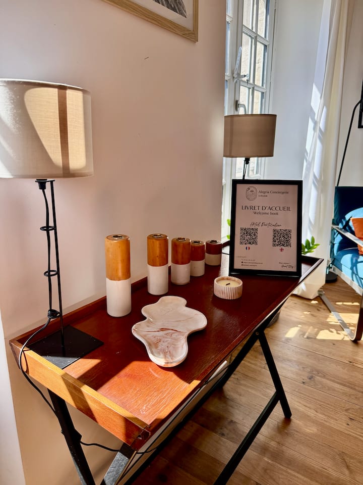 Hôtel Particulier | Parking, Jardin Partagé & Wifi - La Rochelle