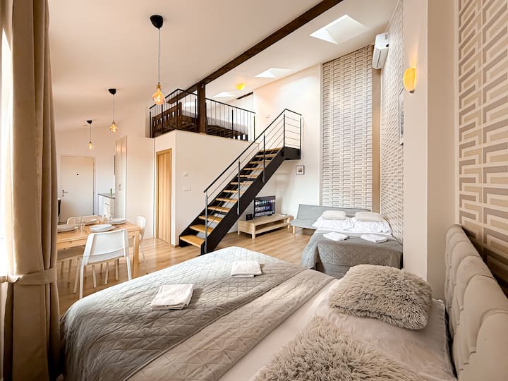 Palace Double-floor Apartment - Prága