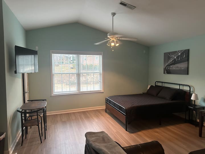 Studio Apartment Getaway - Greer, SC